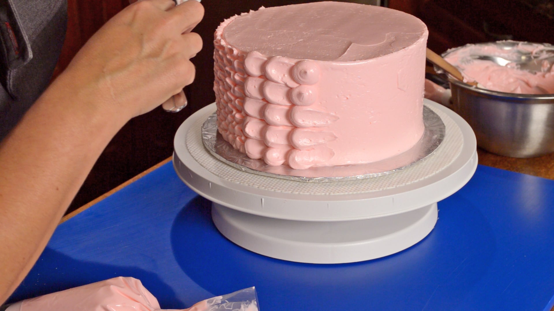 Simple Texturing with Buttercream — Learn to Cake